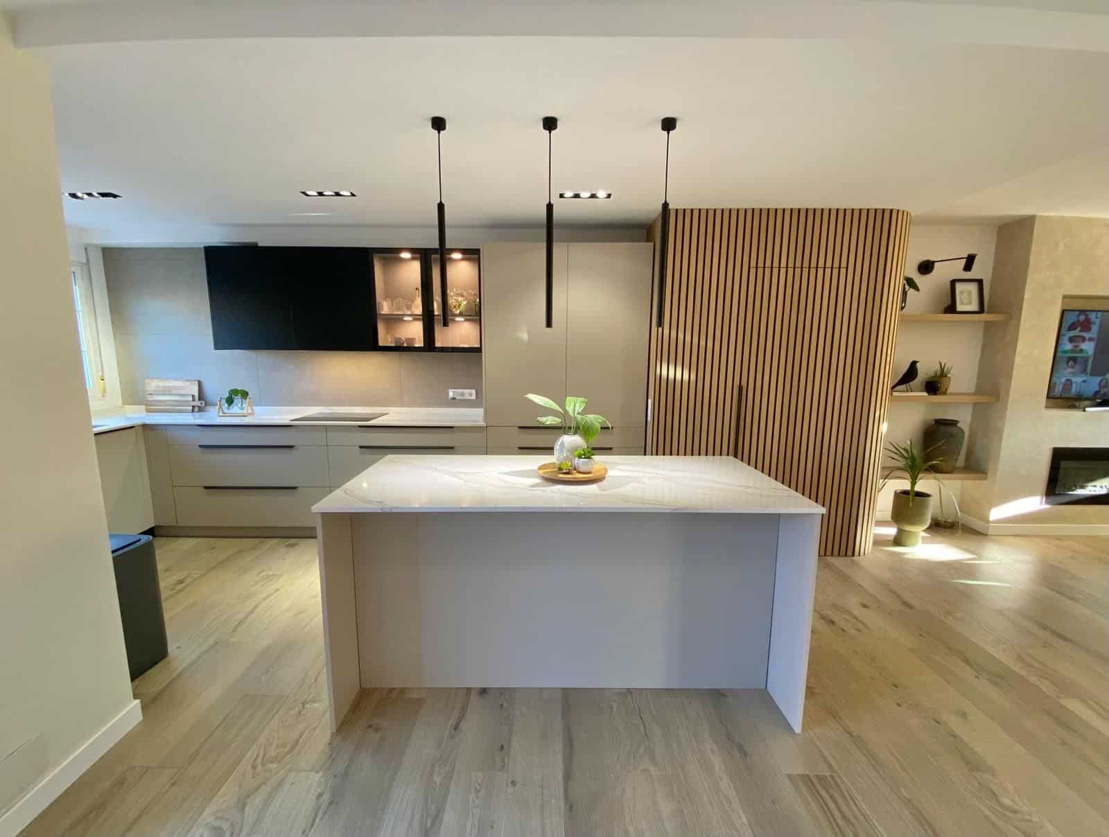 Ejemplos de cocinas abiertas al salón ¡inspírate con estas ideas!